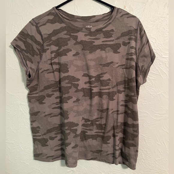 Universal Thread | Tops | Universal Thread Camo Tshirt | Poshmark